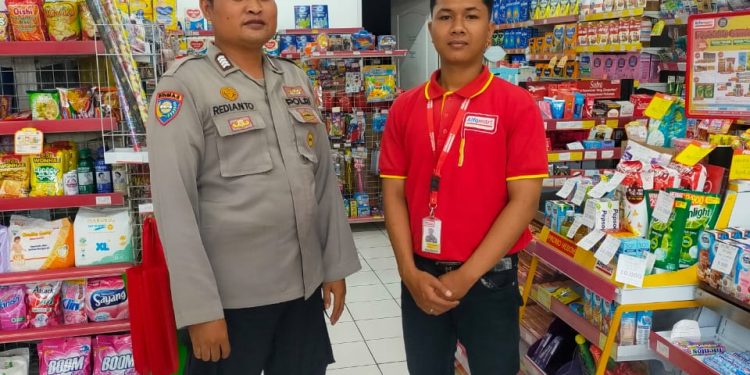 Patroli Polsek Waru sambang dan binluh ke Alfamidi PCI – Tribratanews ... Patroli Polsek Waru sambang dan binluh ke Alfamidi PCI – Tribratanews ...